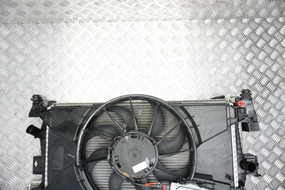 FORD FOCUS MK3 1.6 PETROL AUTO RADIATOR PACK 2011-2015 DS63 – Gala Motors