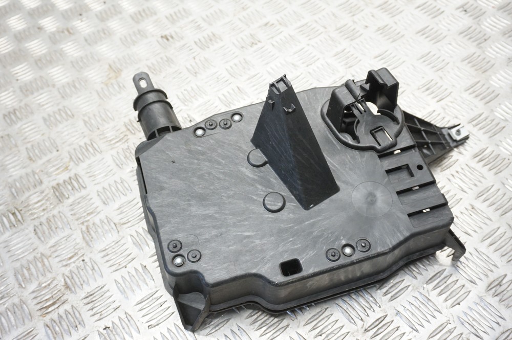 FORD FOCUS MK3 ECU HOLDER CAGE 2015-2018 BK16 – Gala Motors