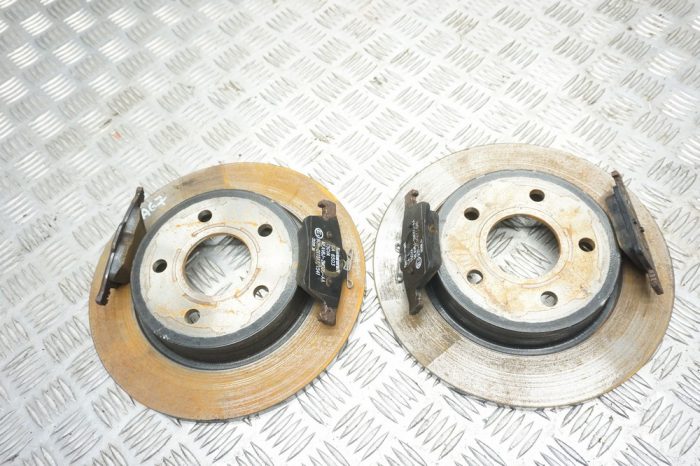 FORD FOCUS MK3 REAR BRAKE DISCS WITH PADS 2015-2018 EA67 – Gala Motors
