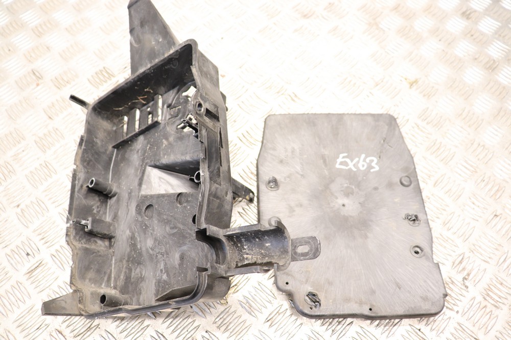 FORD FOCUS MK3 ENGINE ECU CAGE HOLDER HOUSING (SEE PHOTOS) 2011-2015 ...