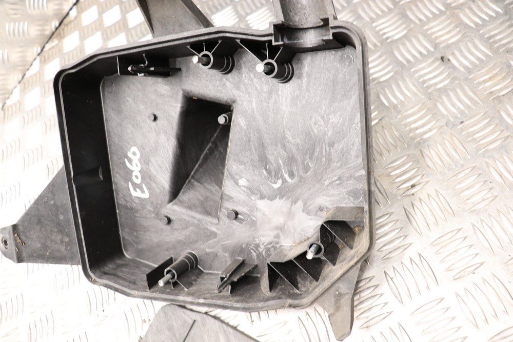 FORD FOCUS MK2 ENGINE ECU CAGE HOLDER BRACKET HOUSING 2008-2011 EO60 ...
