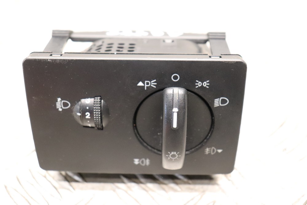 FORD FOCUS MK2 HEADLIGHT SWITCH UNIT 2008-2011 AG58S – Gala Motors