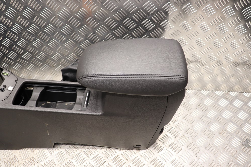 FORD FOCUS MK3 ST CENTRE CONSOLE WITH ARM REST (SEE PHOTOS) 2015-2018 ...