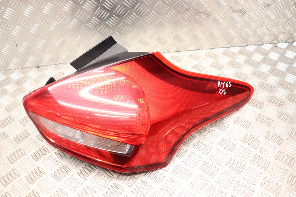 FORD FOCUS MK3 HATCHBACK REAR OS LIGHT CLUSTER (NON LED) 2015-2018 AY65 ...