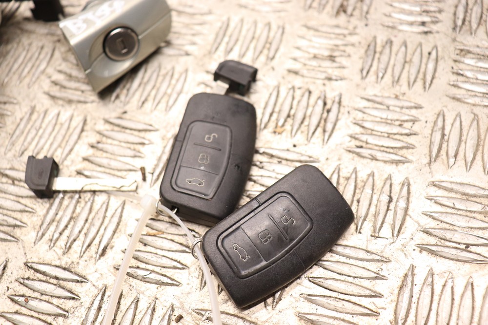 FORD FOCUS MK2 TWO KEYLESS KEYS DOOR BONNET LOCK SET 2008-2011 BJ59 ...