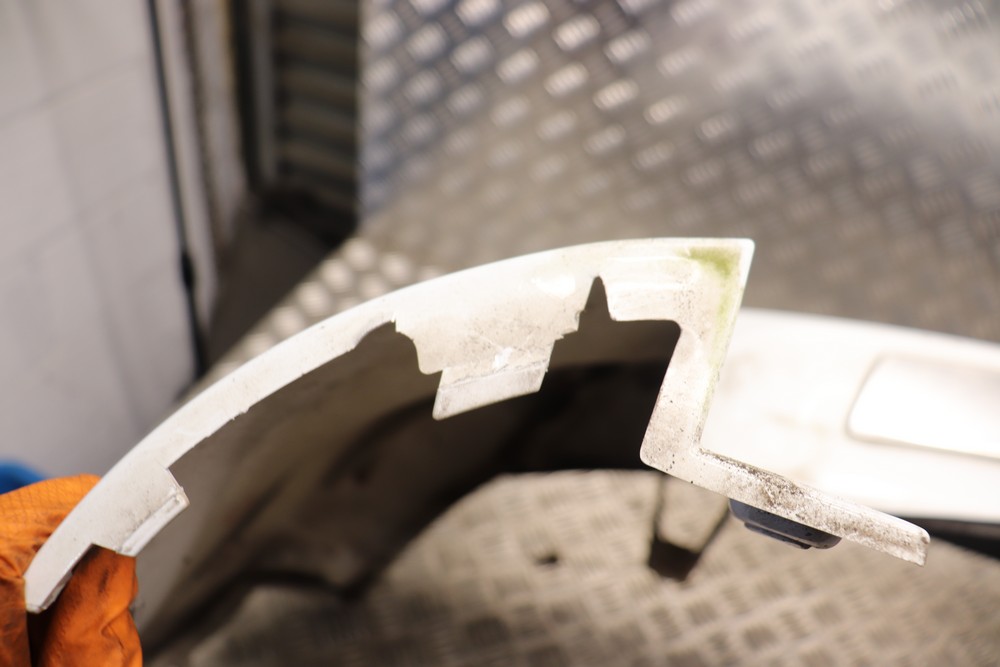 FORD B-MAX REAR BUMPER COMPLETE IN FROZEN WHITE (SEE PHOTOS) 2012-2017 ...