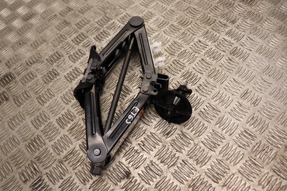 FORD FOCUS MK3 ST CAR JACK KIT 2015-2018 ET65 – Gala Motors