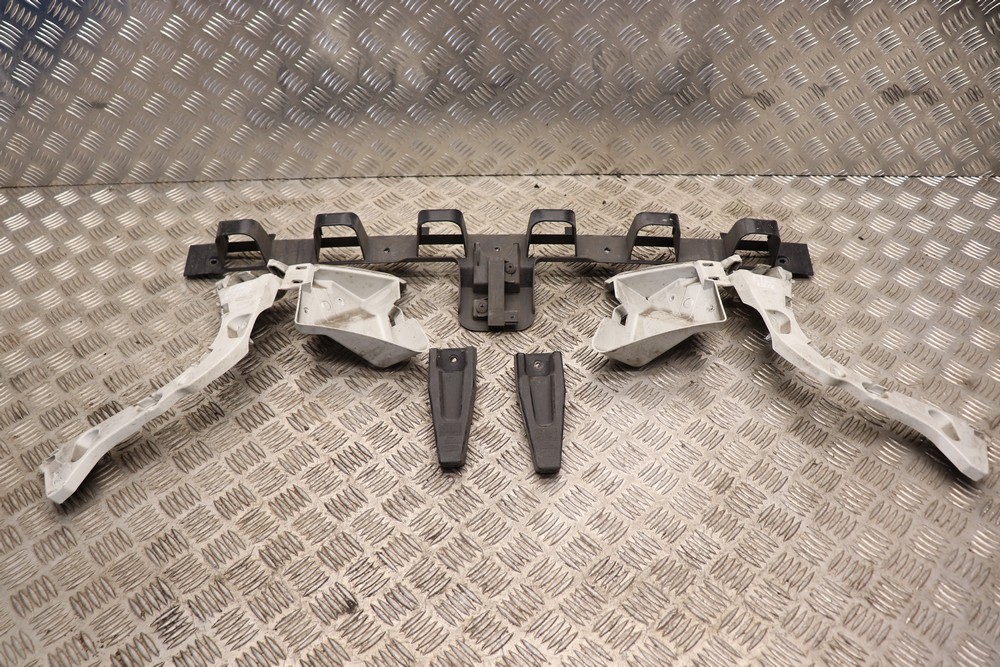 FORD FOCUS MK3 ST HATCHBACK REAR BUMPER BRACKETS 2015-2018 ET65 – Gala ...