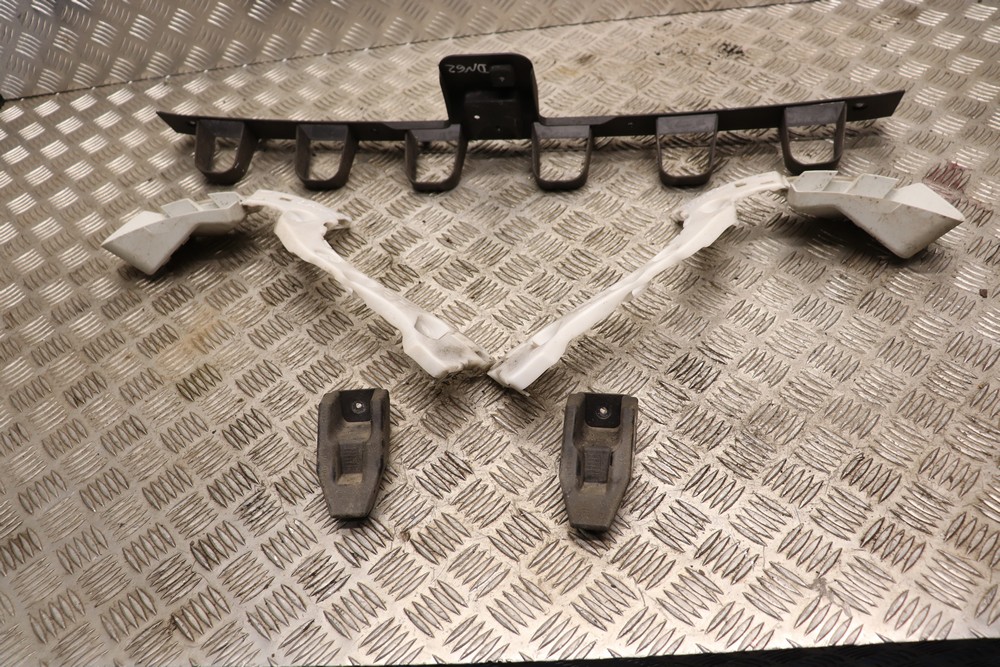 FORD FOCUS MK3 HATCHBACK REAR BUMPER BRACKETS 2011-2015 DN62 – Gala Motors