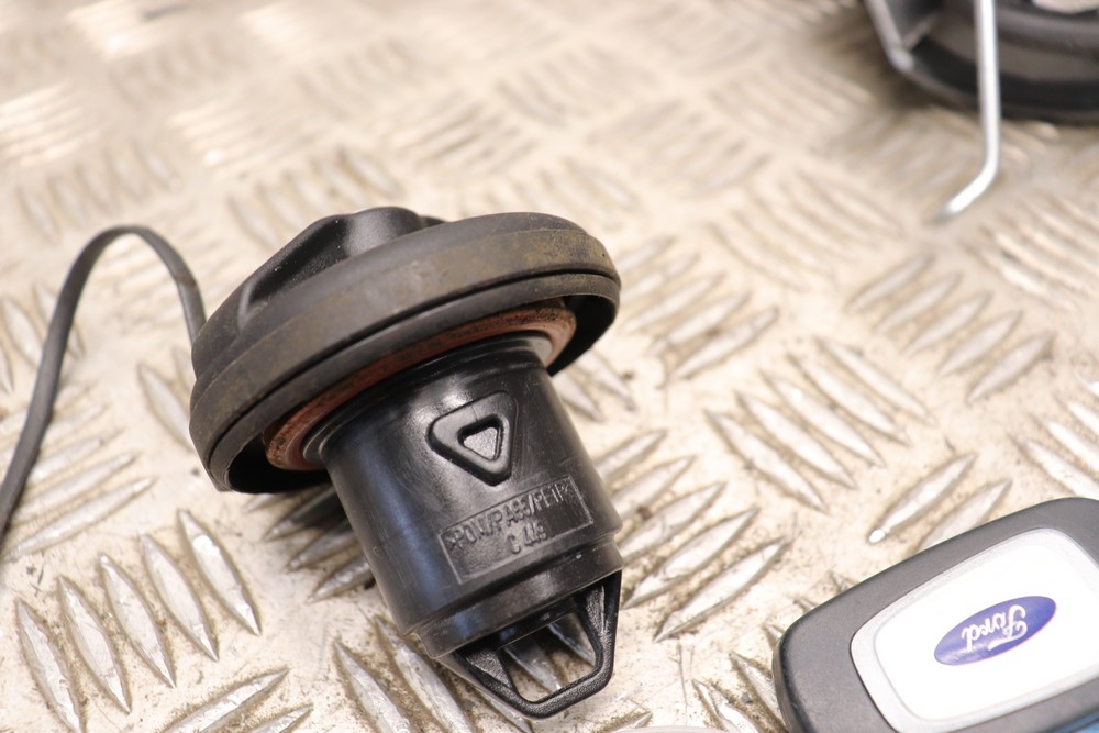 FORD KA MK2 KEY DOOR IGNITION FUEL CAP LOCK IN STRIBE GREY 2009-2016 ...