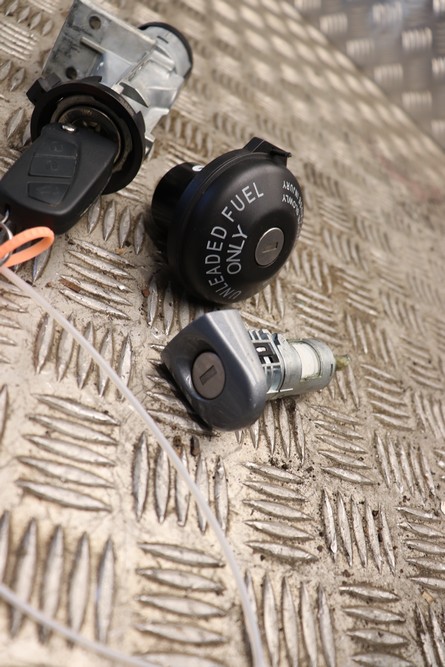 FORD KA MK2 KEY DOOR IGNITION FUEL CAP LOCK IN GREY STROBE 2009-2016 ...