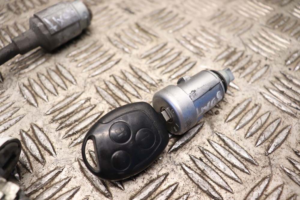 FORD FOCUS MK2 KEY DOOR IGNITION BONNET LOCK SET IN FROZEN WHITE 2008 ...