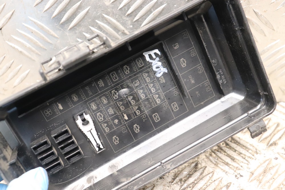FORD TRANSIT MK7 ENGINE BAY FUSE BOX COVER LID 2006-2014 EX08 – Gala Motors