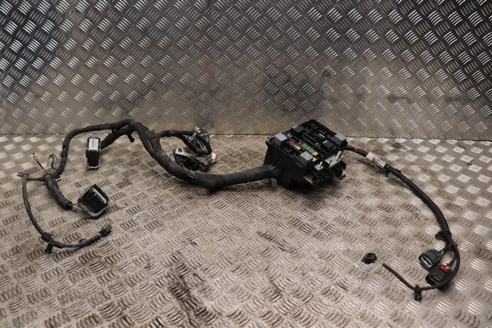 FORD TRANSIT CUSTOM MK8 2.0 TDCI EURO 6 ENGINE BAY FUSE BOX 2017-2018 ...