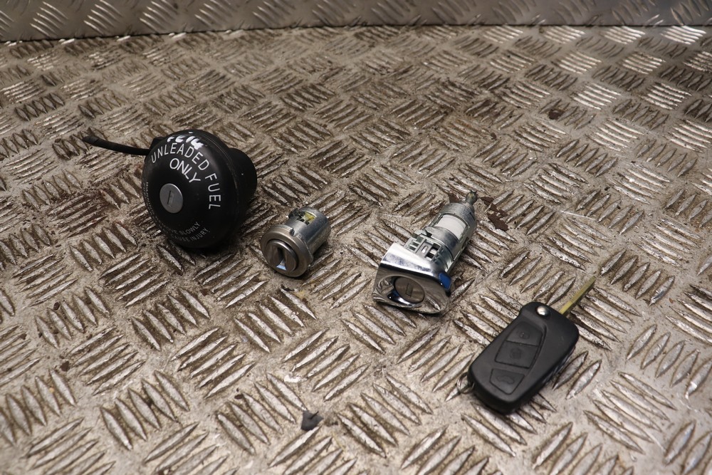 FORD KA MK2 KEY IGNITION DOOR LOCK SET IN MOONLIGHT SILVER 2009-2016 ...