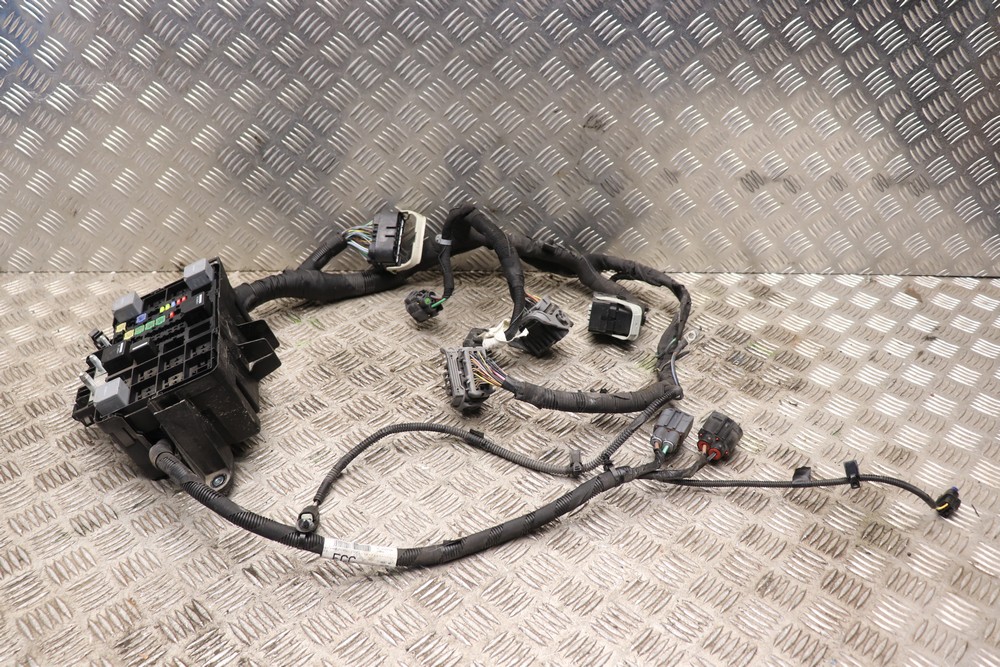 TRANSIT CUSTOM MK8 2.0TDCI EURO 6 ENGINE BAY FUSE BOX WITH LOOM 2018 ...