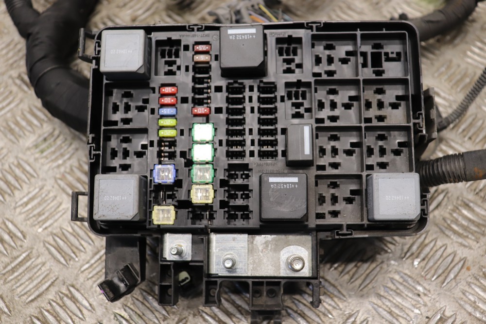 TRANSIT CUSTOM MK8 2.0TDCI EURO 6 ENGINE BAY FUSE BOX WITH LOOM 2018 ...