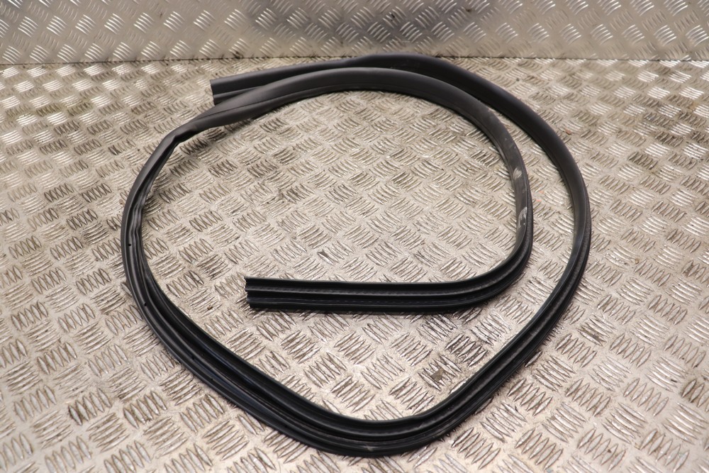 FORD FOCUS MK3 OSF RUBBER DOOR SEAL 2015-2018 LV67 – Gala Motors