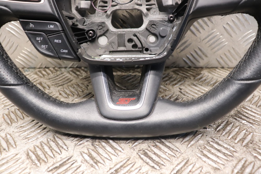 FORD FOCUS MK3 ST STEERING WHEEL WITH CONTROLS (SEE PHOTOS) 2015-2018 ...