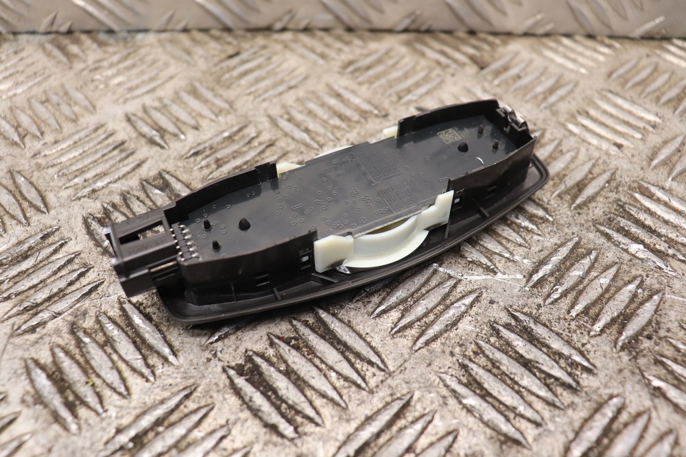 FORD FOCUS MK3 ST INTERIOR ROOF LIGHT 2015-2018 GV65-1 – Gala Motors