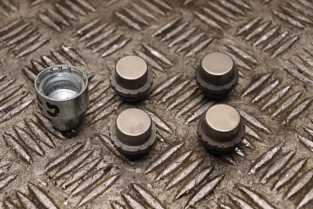 FORD FIESTA MK7 ALLOY WHEEL LOCKING NUTS WITH KEY 2013-2017 GJ16 – Gala ...