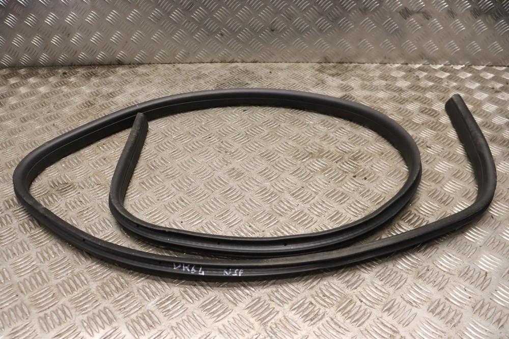 FORD FOCUS MK3 NSF FRONT DOOR RUBBER SEAL (ON BODY) 2011-2015 DK64 ...