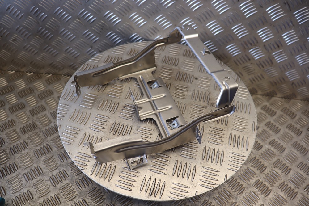 FORD KUGA MK2 RADIO RETAINER METAL BRACKET 2017-2019 MT19R – Gala Motors