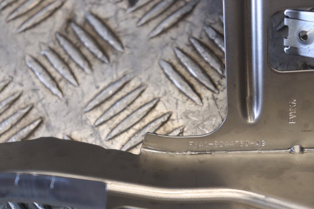 FORD KUGA MK2 RADIO RETAINER METAL BRACKET 2017-2019 MT19R – Gala Motors