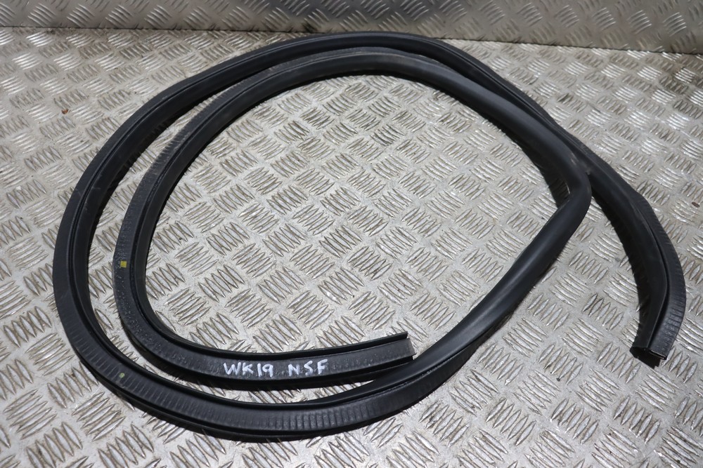 FORD FOCUS MK4 NSF FRONT DOOR RUBBER SEAL (ON BODY) 2018-2021 WK19 ...
