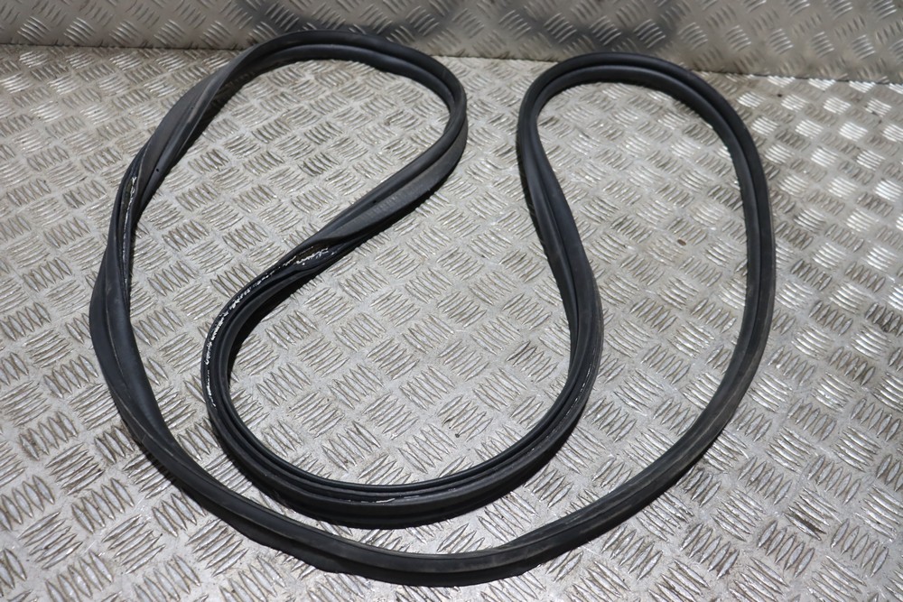 FORD FOCUS MK4 HATCHBACK BOOT TAILGATE RUBBER SEAL (ON BODY) 2018-2021 ...
