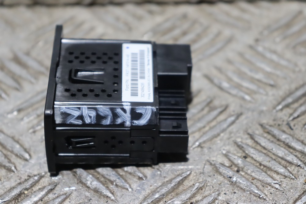 FORD FOCUS MK3 USB SD CARD HUB 2015-2018 CK64Z – Gala Motors