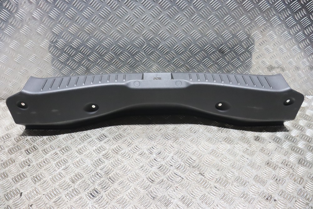 FORD FOCUS MK3 HATCHBACK BOOT STEP TRIM (SEE PHOTOS) 2015-2018 YD15H ...