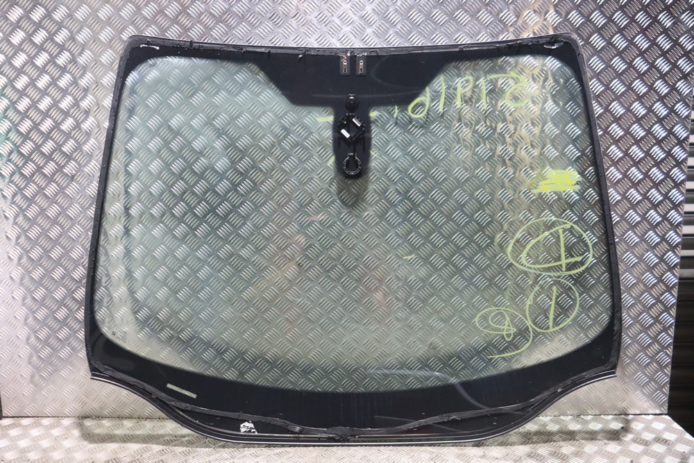 FORD FOCUS MK3 FRONT WINDSCREEN GLASS 2015-2018 YD15H – Gala Motors