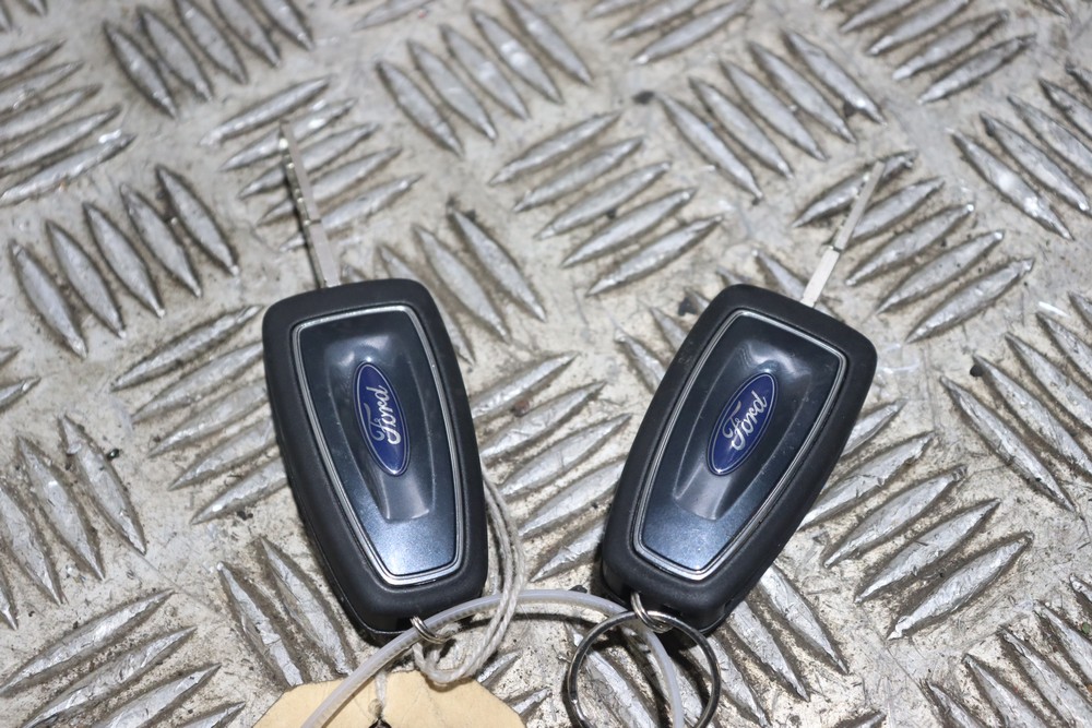 FORD FOCUS MK3 TWO KEYS DOOR IGNITION LOCK IN RACE RED (SEE PHOTOS) 15 ...