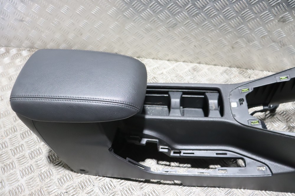FORD FOCUS MK3 CENTRE CONSOLE WITH ARMREST 2015-2018 EG66 – Gala Motors
