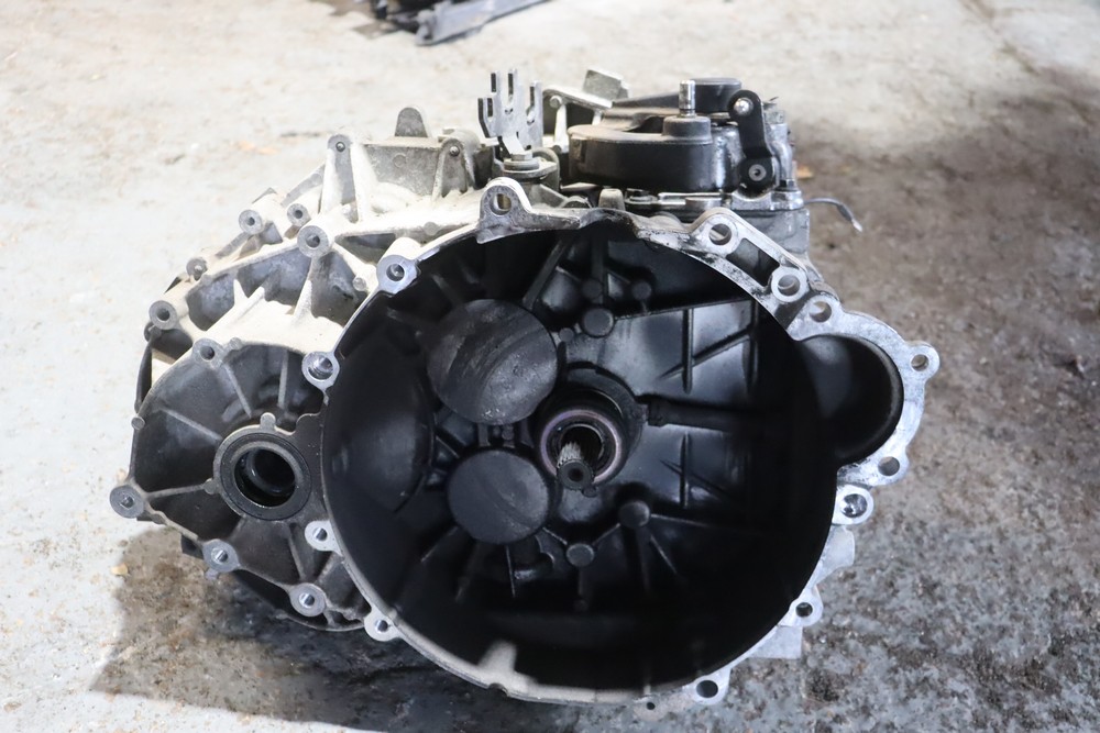 FORD FOCUS MK2 ST225 2.5 PETROL MANUAL GEARBOX 666R-7002-AF 63K 2008-2011 OY09H – Gala Motors