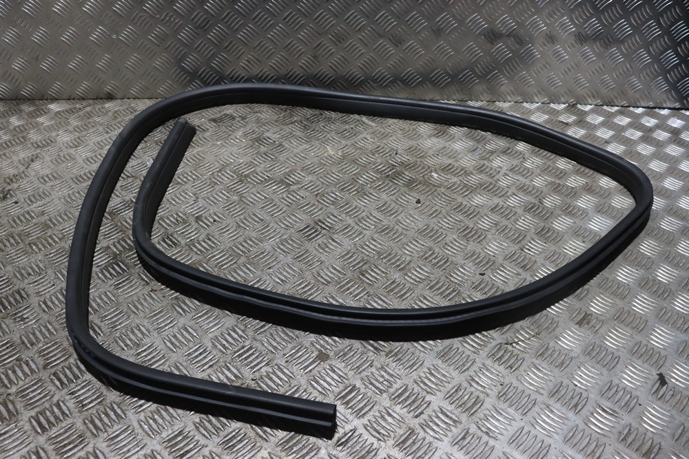 FORD FOCUS MK3 ZETEC S OSF DOOR RUBBER SEAL ON BODY 2015-2018 ET15A ...
