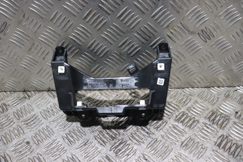 FORD TRANSIT CUSTOM MK8 RADIO RETAINER 2018-2022 AR70 – Gala Motors