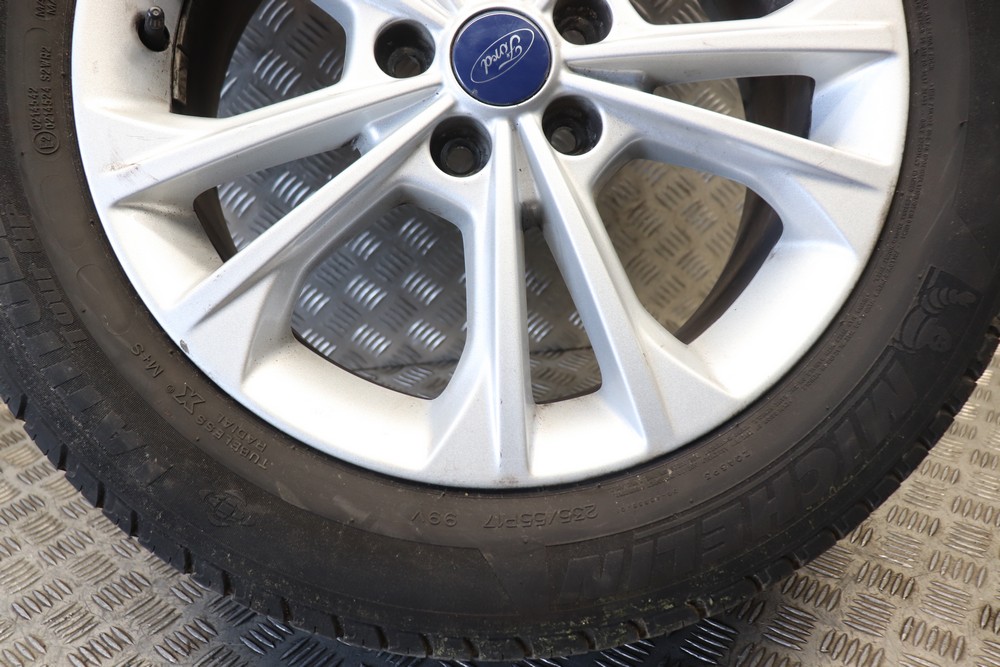 FORD KUGA MK2 R17 ALLOY WHEEL WITH BAD TYRE 2017-2019 NU18-1 – Gala Motors