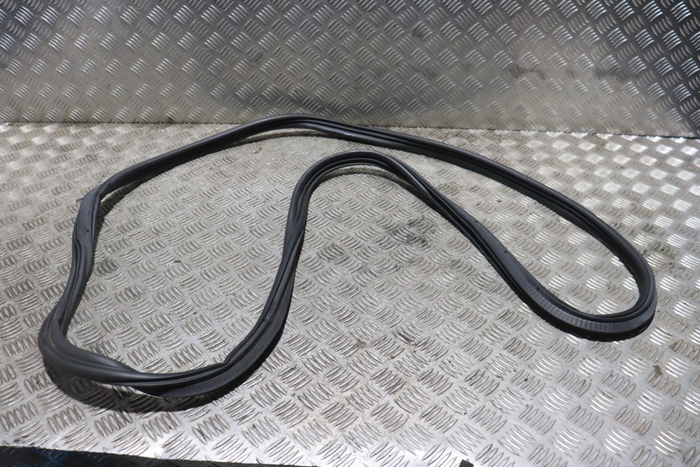 FORD PUMA MK1 TAILGATE BOOT RUBBER SEAL (ON BODY) 2019-2022 KW70 – Gala ...