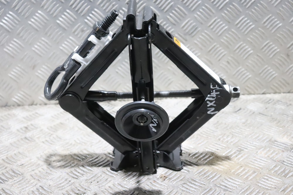 FORD FOCUS MK3 ST CAR JACK KIT 2011-2015 NX14F – Gala Motors
