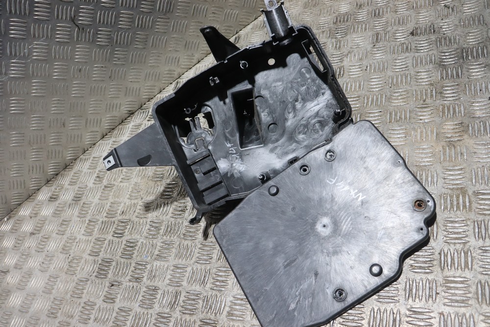 FORD FOCUS MK3 ST ENGINE ECU CAGE HOLDER HOUSING (DAMAGED) 2011-2015 ...