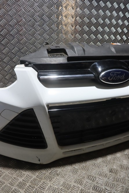 FOCUS MK3 FRONT BUMPER FROZEN WHITE SEE PHOTOS ACTIVE PARKING, XENON 11 ...