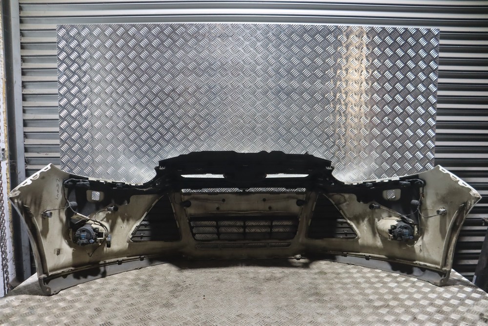 FOCUS MK3 FRONT BUMPER FROZEN WHITE SEE PHOTOS ACTIVE PARKING, XENON 11 ...