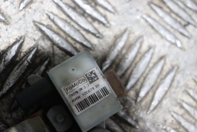 FORD FOCUS MK3 NEGATIVE BATTERY TERMINAL SENSOR AV6N-10C679-BE 2011 ...