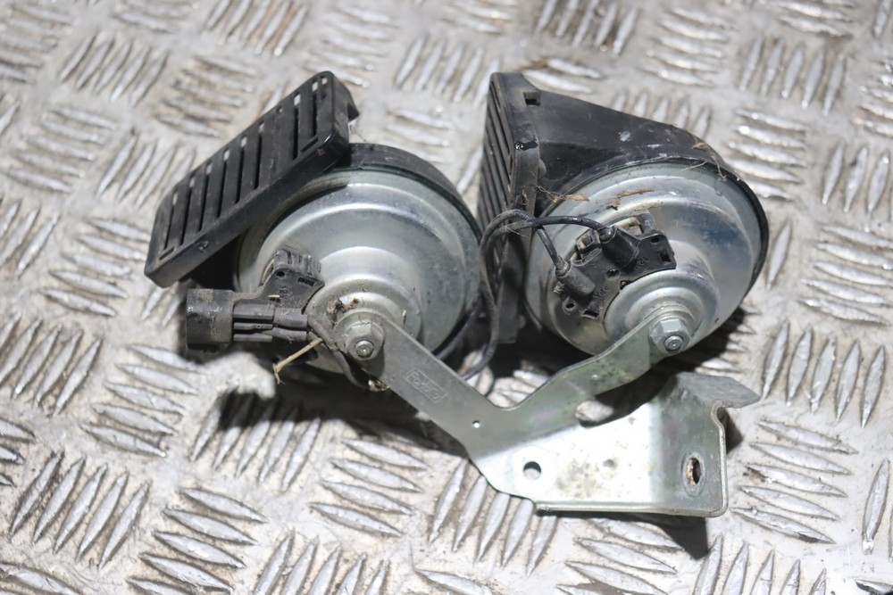 FORD FOCUS MK3 HORNS 2011-2015 YT63 – Gala Motors