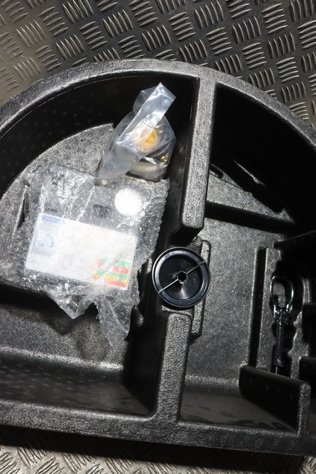 FORD KA + PLUS MK3 BOOT FOAM WITH TYRE COMPRESSOR 2017-2021 HF17 – Gala ...