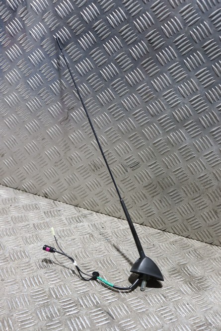 FORD RANGER MK3 AERIAL ANTENNA WITH BASE 2016-2022 YO68 – Gala Motors