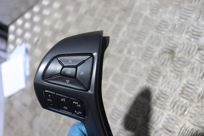 FORD RANGER MK3 STEERING WHEEL CRUISE CONTROL BUTTONS 2016-2022 YO68 ...