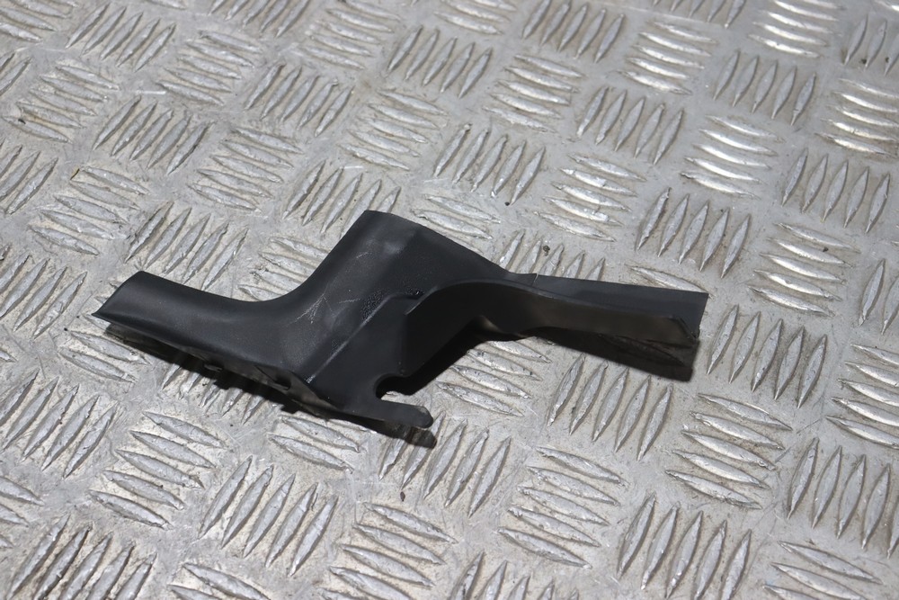 FORD FUSION MK1 OSF FRONT WINDSCREEN CORNER MOULDING 2006-2012 YH07 – Gala Motors